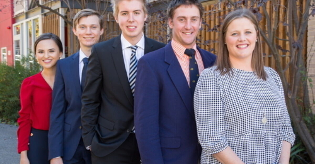 Former Governor-General presents 2016 Scholarships | Burgmann College
